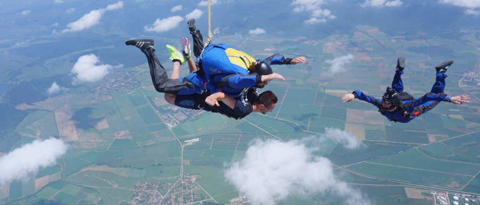 Да си взема ли и заснемане? - Skydive Sofia